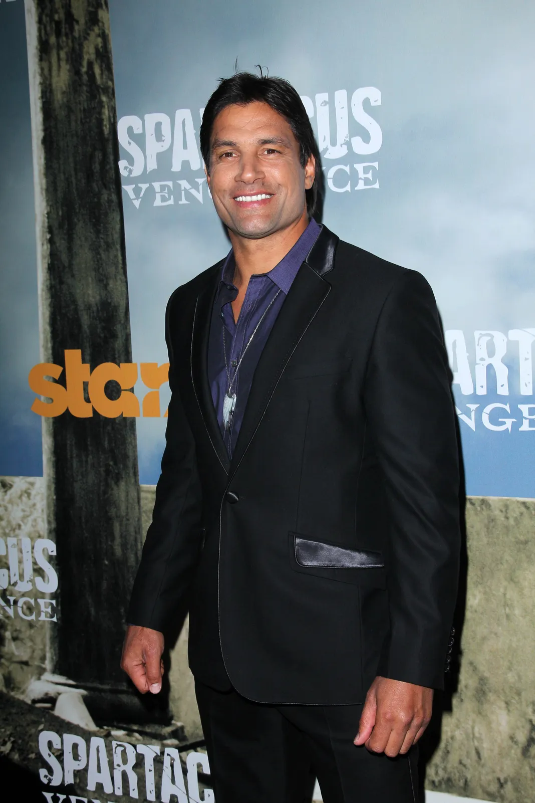 Manu Bennett