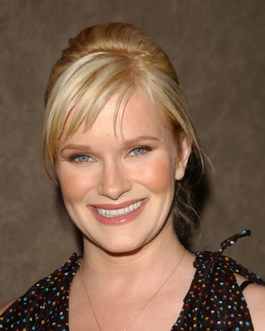 Nicholle Tom