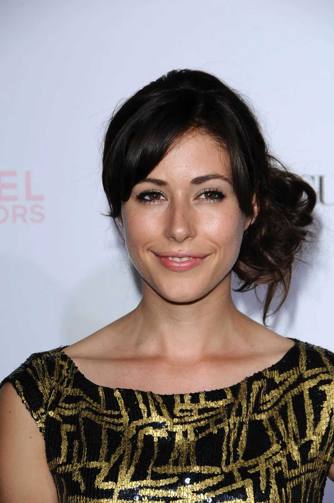 Amanda Crew