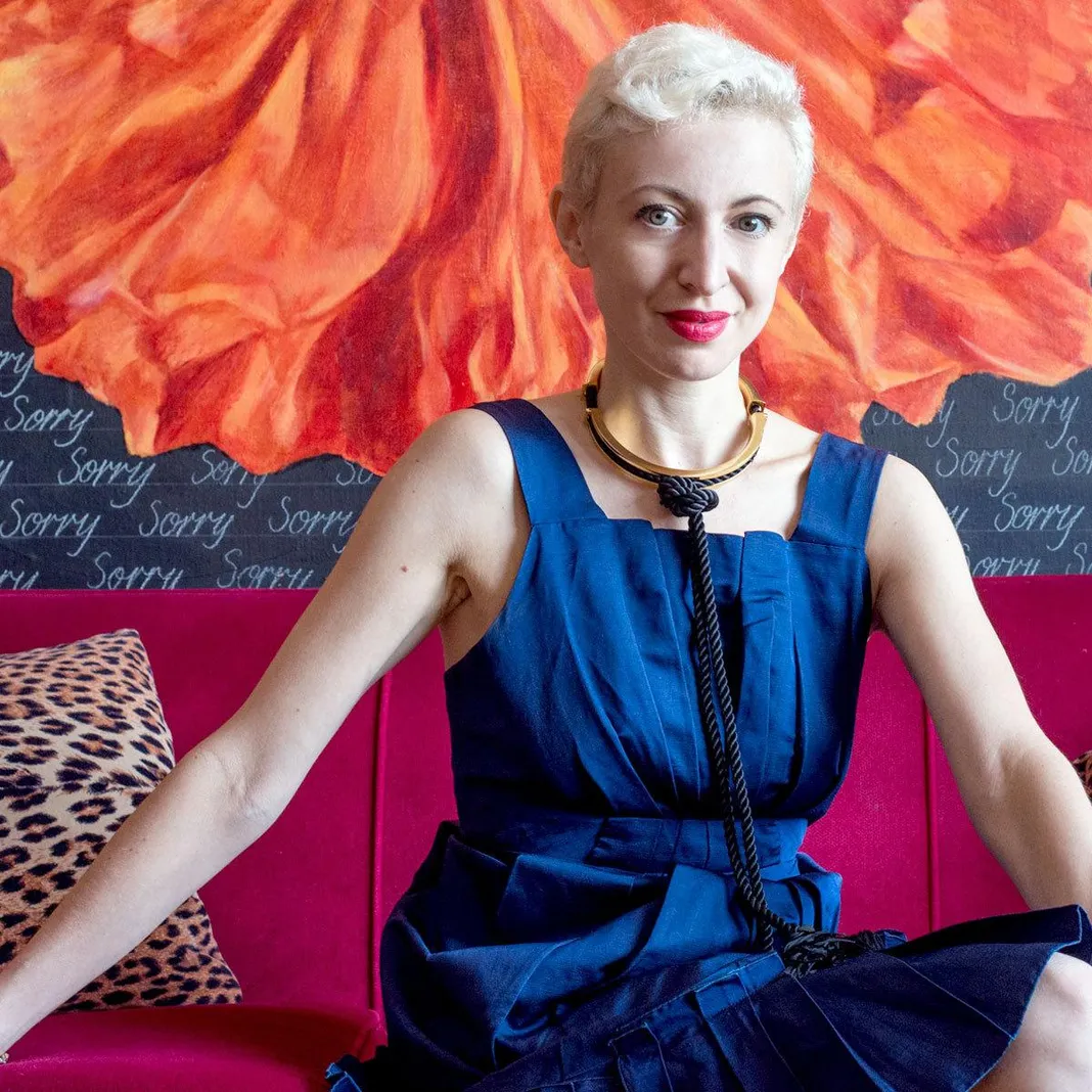 Queen Of Hearts: Poppy King's Fashionable Life